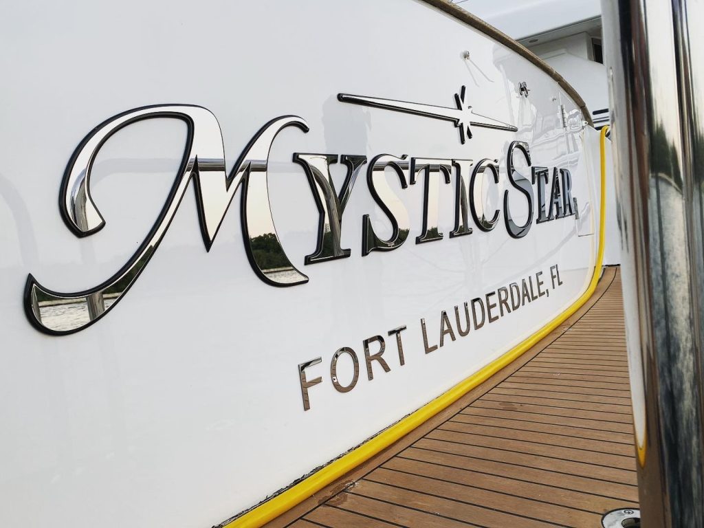 Fort Lauderdale - Yacht Lettering