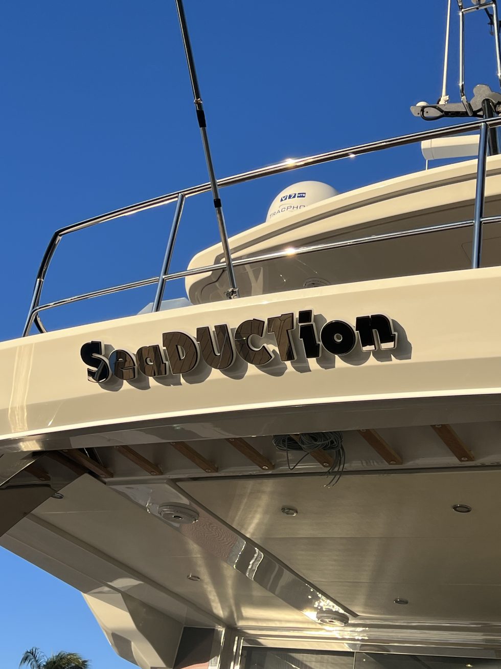 Portfolio - Yacht Lettering