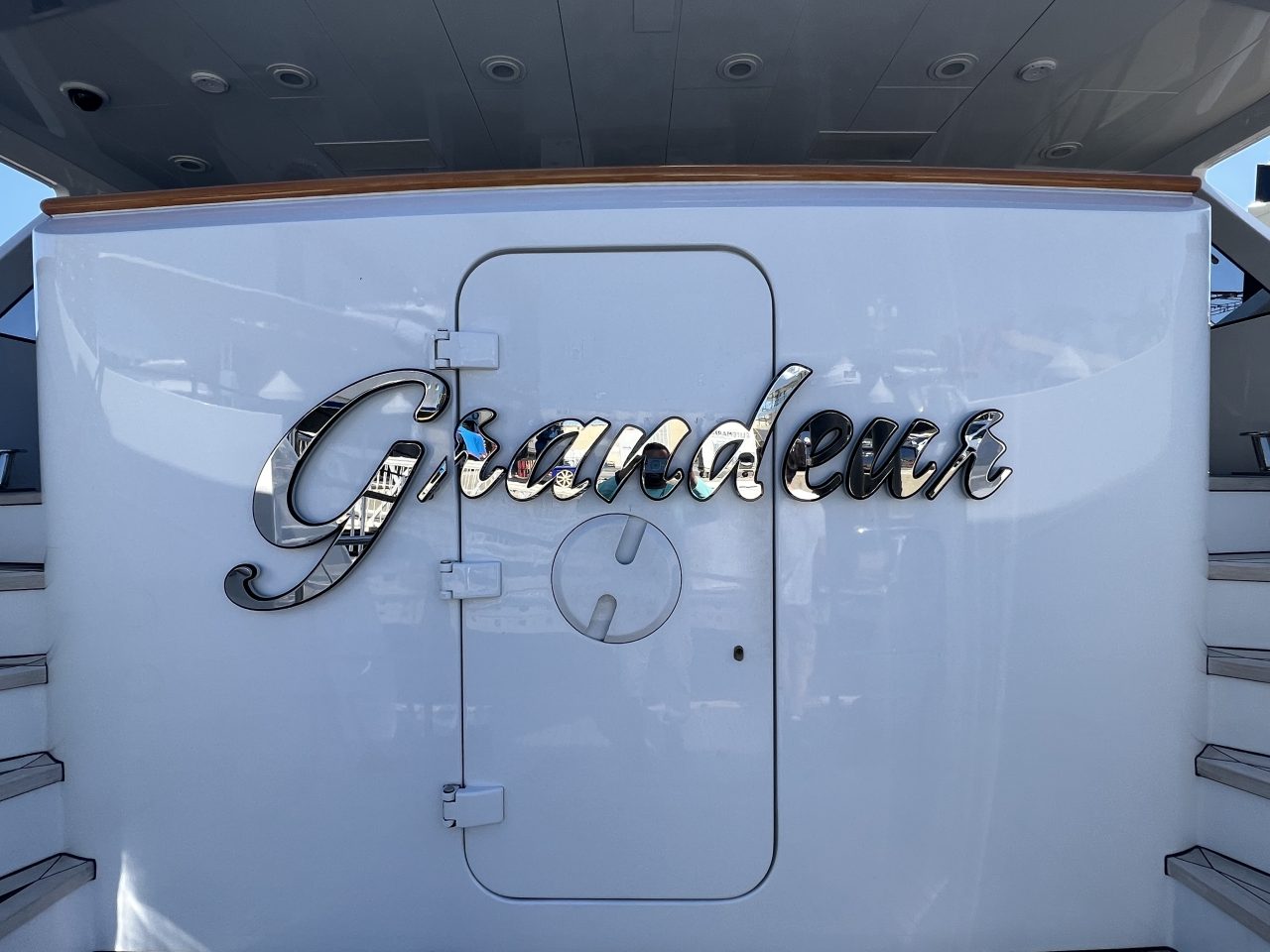 Portfolio - Yacht Lettering