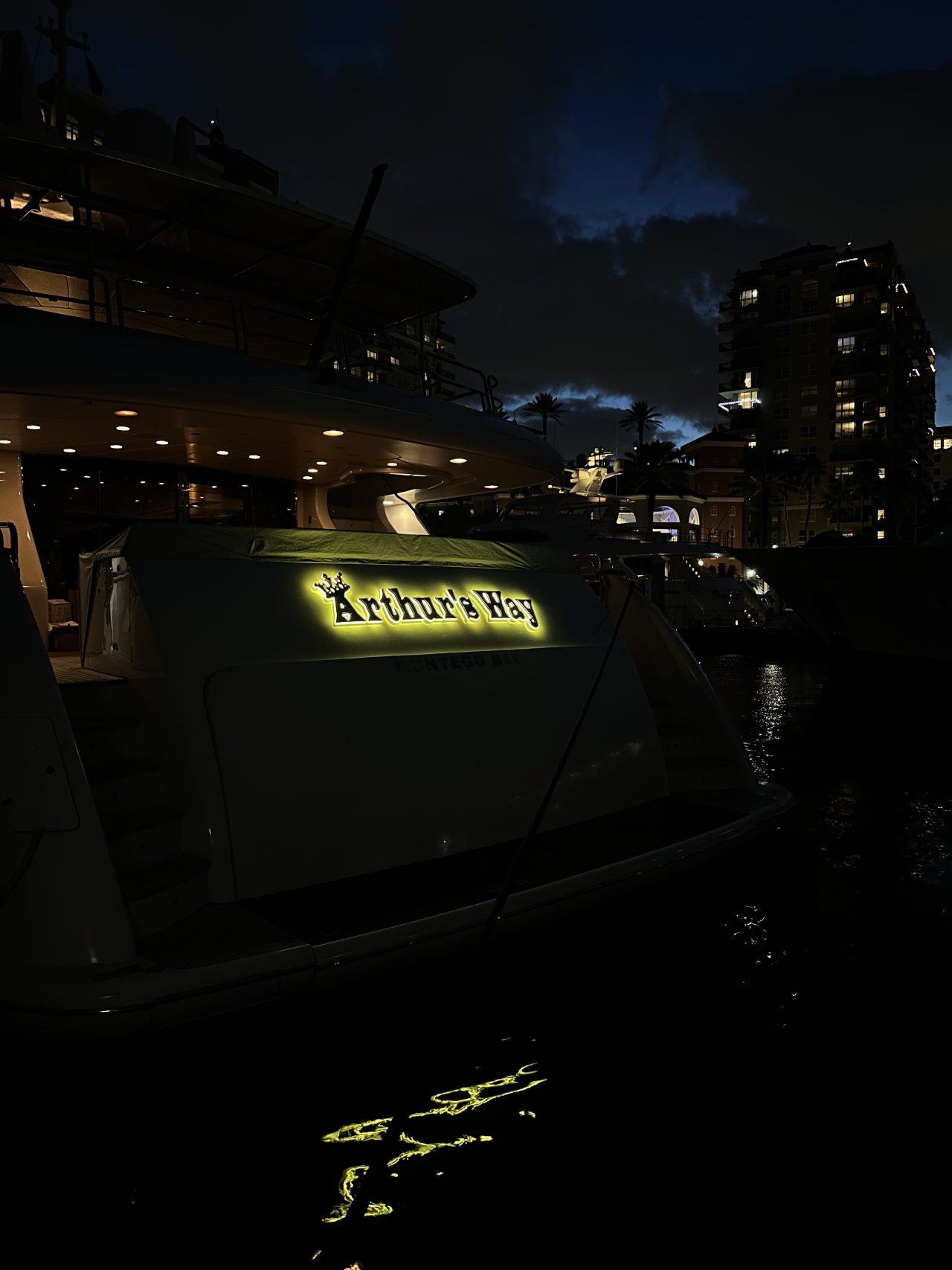 Portfolio - Yacht Lettering